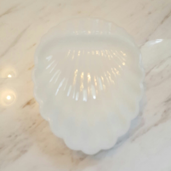 Avon | Bath | Vintage Avon Milk Glass Seashell Soap Dish | Poshmark